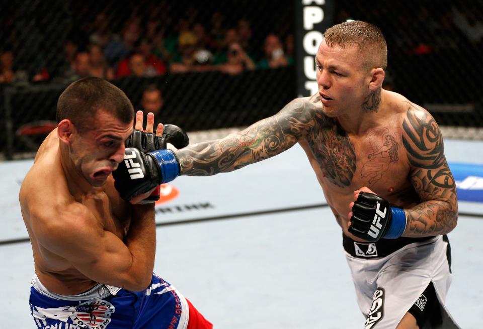 UFC---UFC on FX 6: Pearson vence Sotiropoulos e Toquinho não supera ...