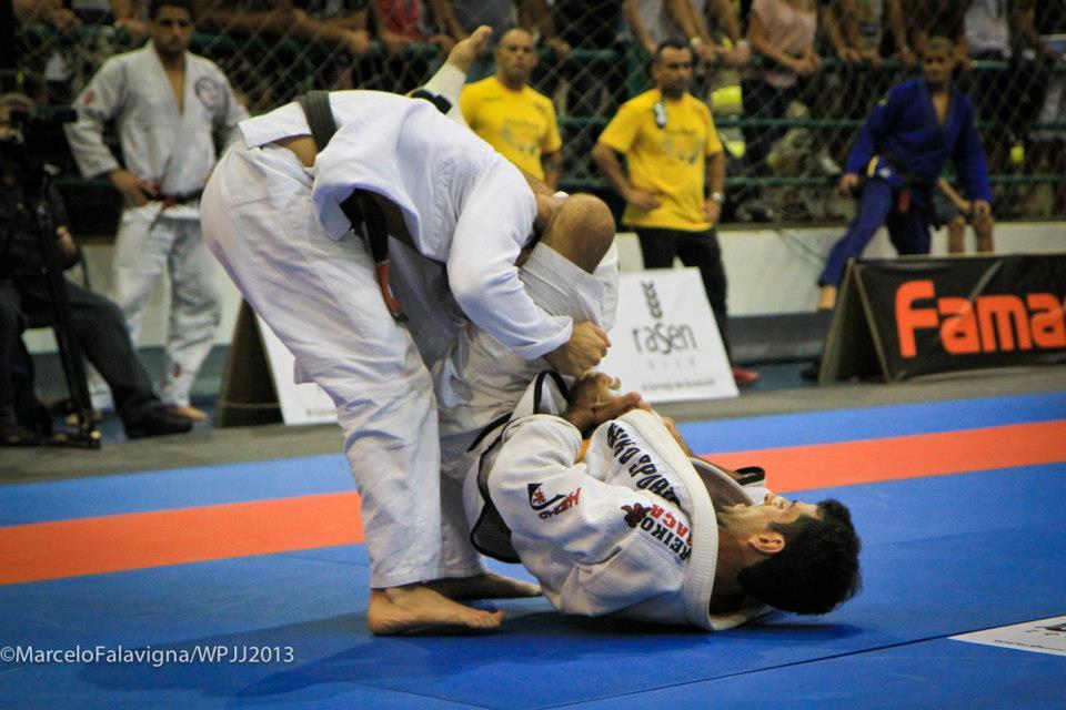 Video Jiu Jitsu---Aprenda com Thiago Barreto a ter intimidade com o triângulo | Graciemag