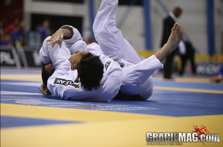 O Jiu-Jitsu que funciona no MMA: veja o armlock que valeu a vitória em ...