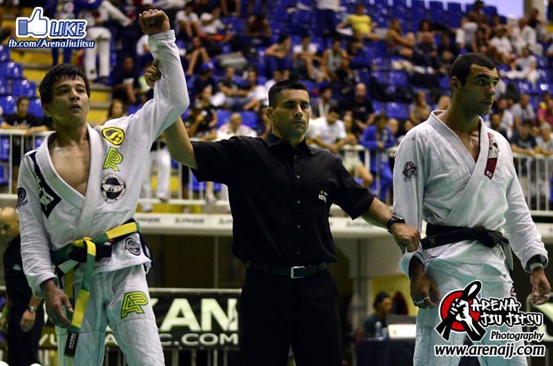 Video: Paulo Miyao enters the black belt absolute at Sul-Brasileiro and ...