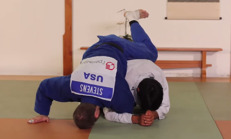 Video: Submit with an armbar when opponent turtles with judo Olympian ...