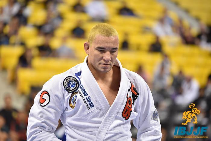 BJJ World Master 2016: Rodrigo “Comprido” Medeiros teaches how to apply ...