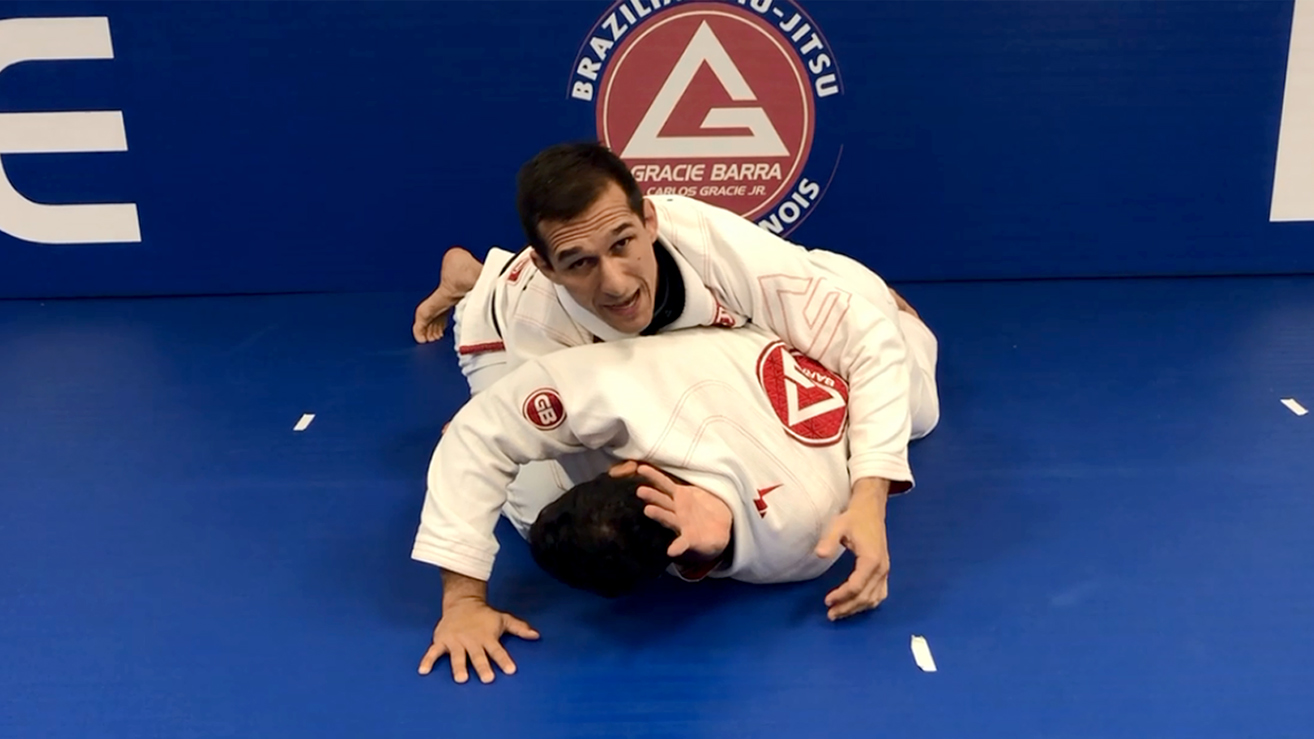 Video: Jefferson Moura teaches a one-handed choke | Graciemag
