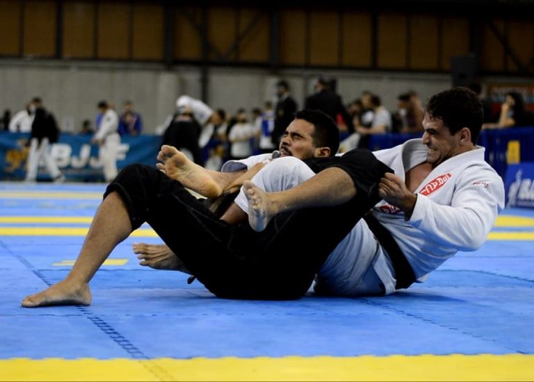 Marcelo Gomide e seu estrangulamento campeão no Sul Americano de Jiu-Jitsu | Graciemag