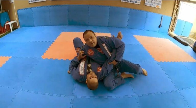 Marcos Schubert ensina ataque no triângulo a partir do cem-quilos ...